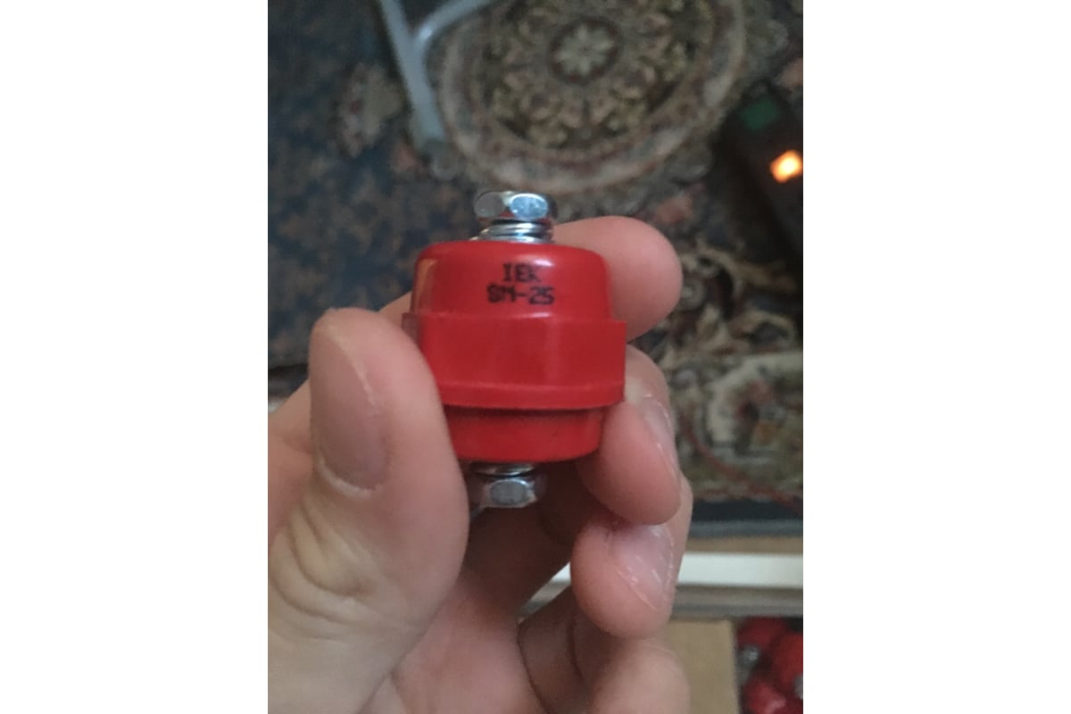 Изолятор шинный IEK SM25 М6, силовой с болтом YIS11-25-06-B - выгодная ...
