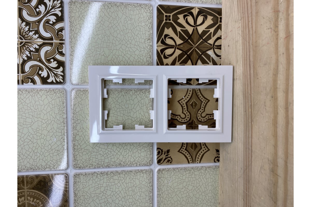 2-местная рамка IEK Brite ру-2-брб белый BR-M22-K01 - выгодная цена, отзывы, характеристики ...