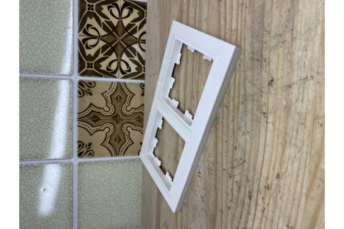 2-местная рамка IEK Brite ру-2-брб белый BR-M22-K01 - выгодная цена, отзывы, характеристики ...