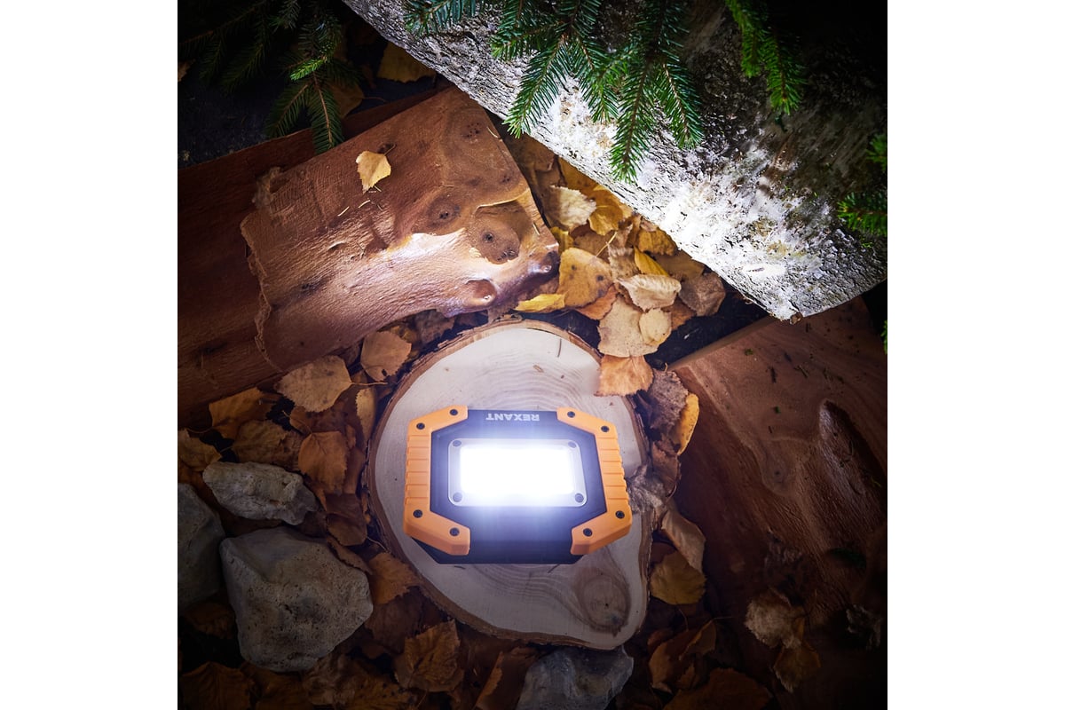 Прожекторный фонарь REXANT NEW AGE, трехрежимный, в противоударном корпусе, с функцией Powerbank ...