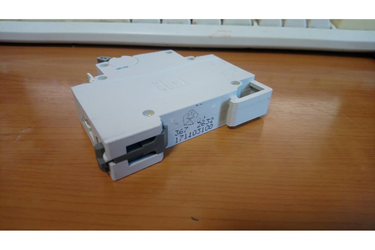 Автоматический выключатель EKF 1P 32А (C) 4,5кА ВА 47-29 Basic mcb4729-1-32C - выгодная цена ...