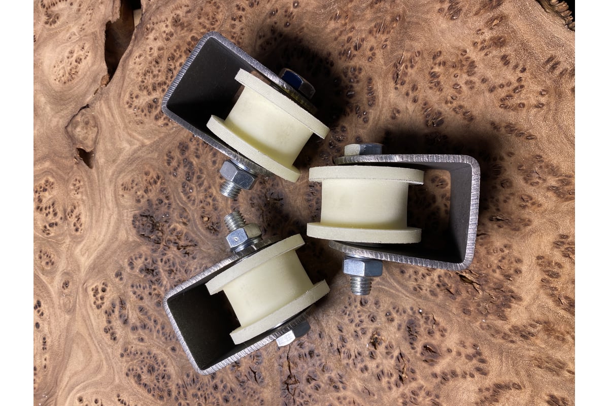 Ролик на платформе 23 БОЛТА d 50 мм, под трубу 20x20,капролон 4 шт ...