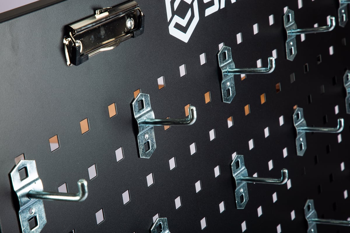 Перфорированная панель с крючками для инструментальных тележек 95124 ...