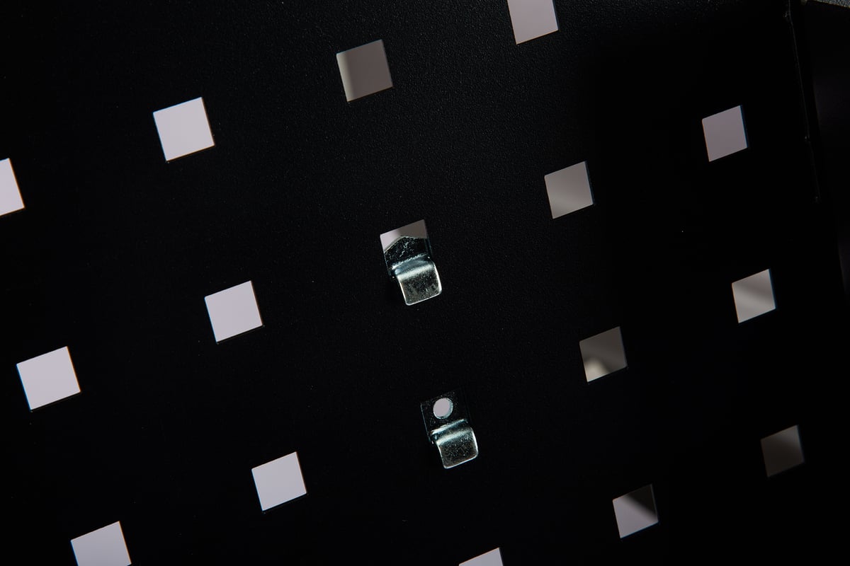 Перфорированная панель с крючками для инструментальных тележек 95124 ...