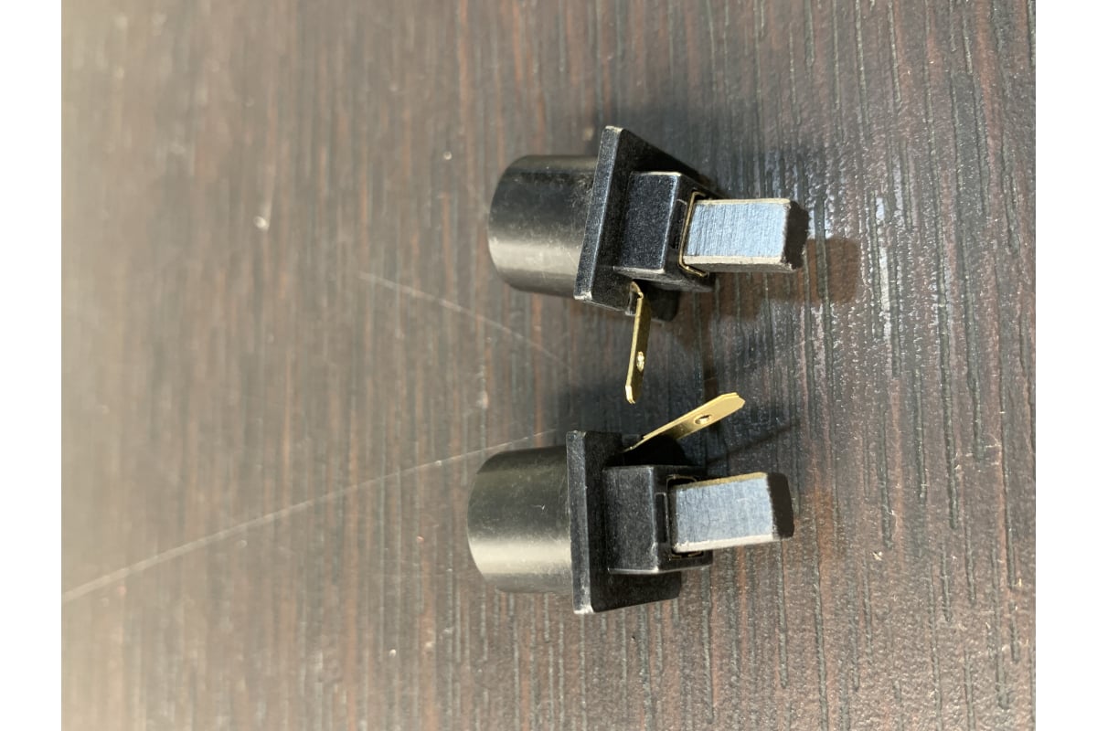 Щетки графитовые 2 шт для прямой шлифмашины ПМШ 170ЭЖК Elitech 1813. ...