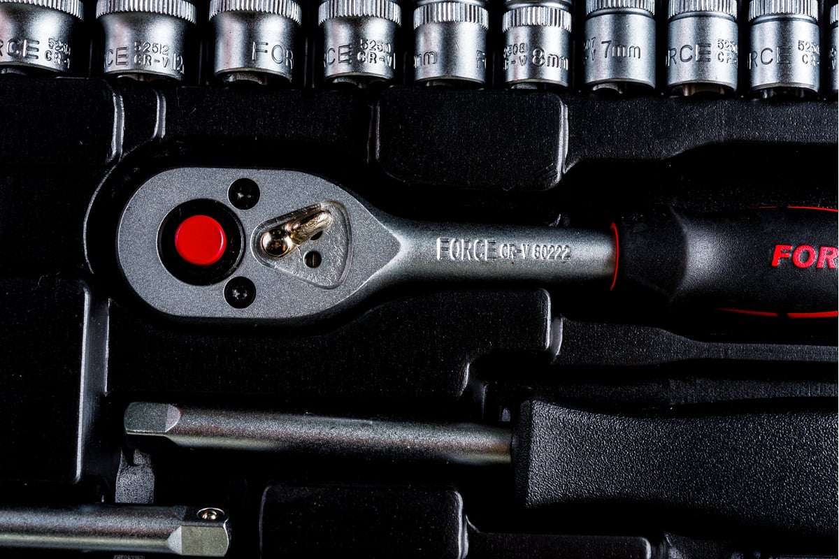 Набор инструмента с 6-ти гранными головками FORCE 1/4 46 предметов 2462 ...