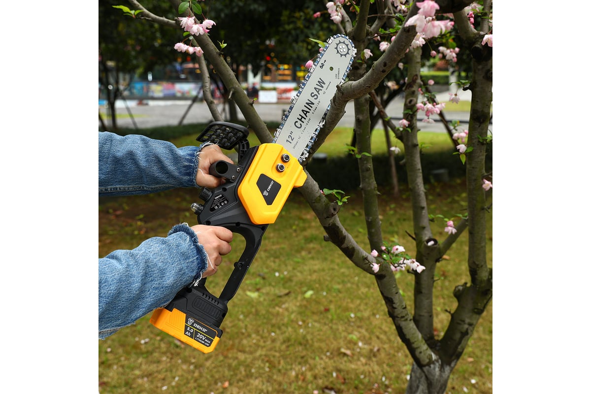 Пила цепная аккумуляторная бесщеточная DEKO DKCHS 20, 12, 20В, 1x5.0Ач ...