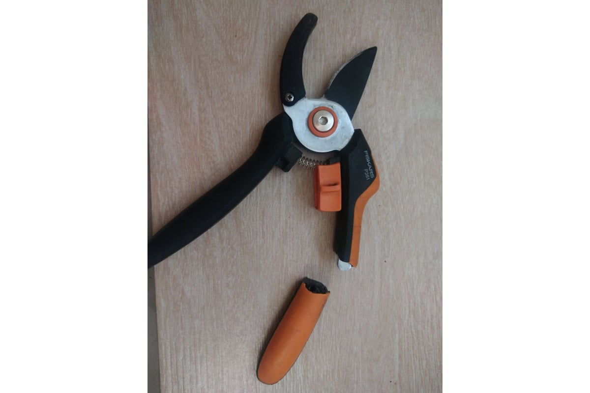 Контактный секатор Fiskars Solid P361 1057165 - выгодная цена, отзывы ...
