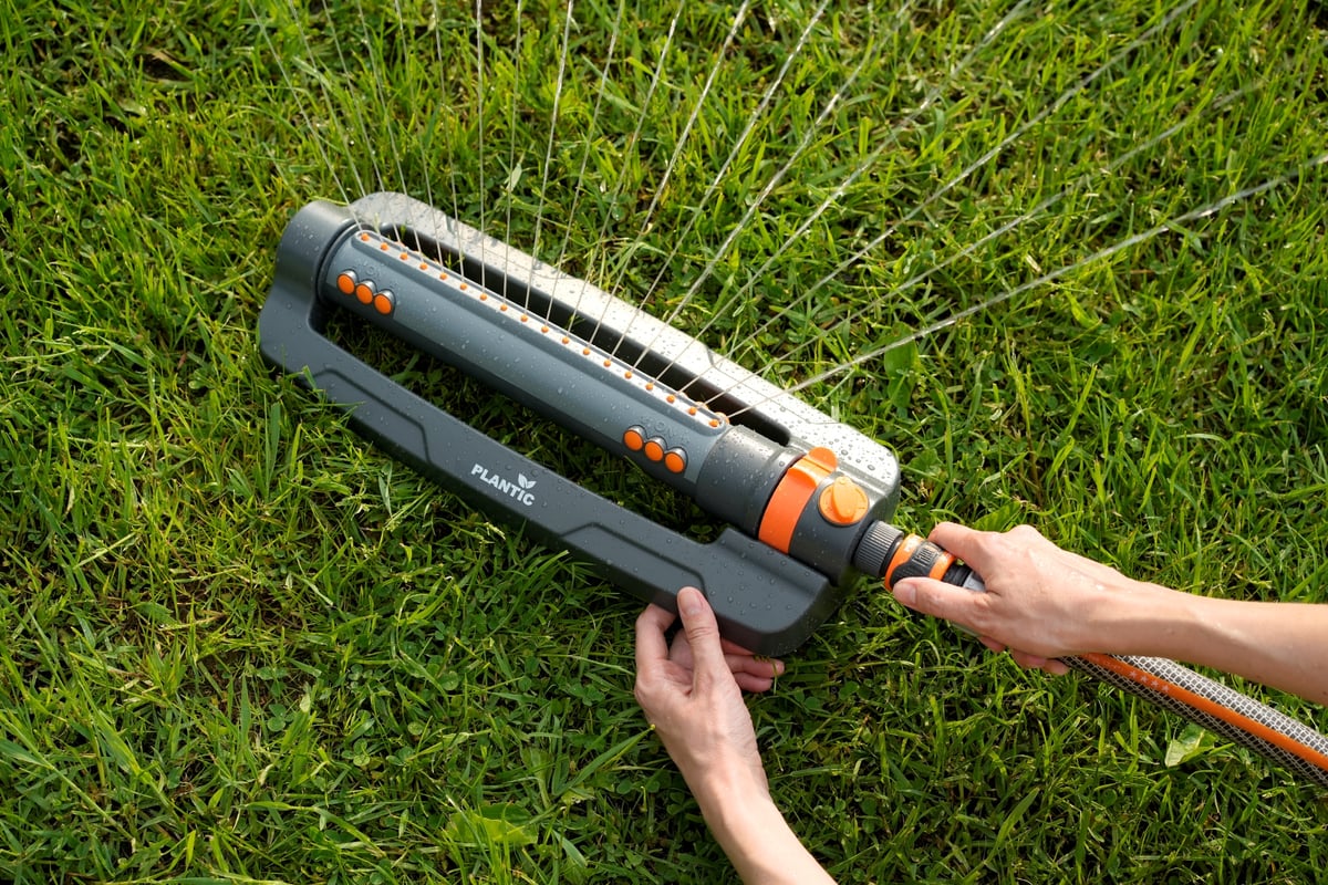 Осцилирующий дождеватель c регулируемой шириной Plantic Light 39385-01 ...