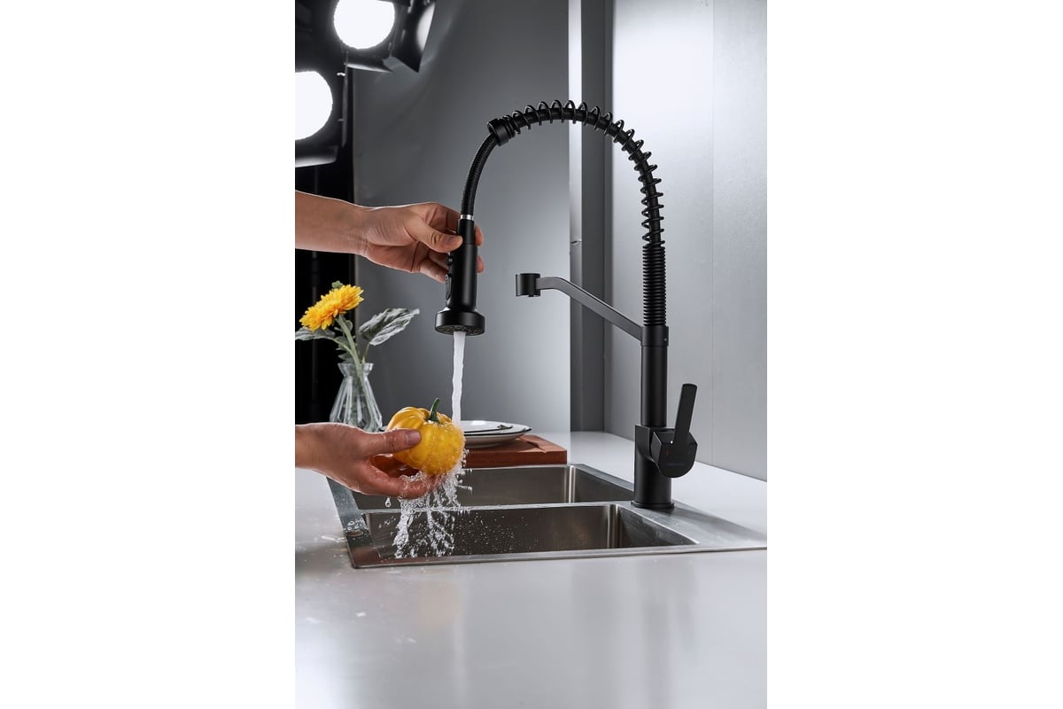 Пружинный смеситель для кухни SHEVANIK с выдвижной лейкой черный S963H - выгодная цена, отзывы ...