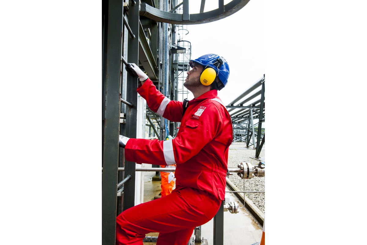 Огнестойкий антистатический комбинезон с двумя карманами PORTWEST FR50 ...