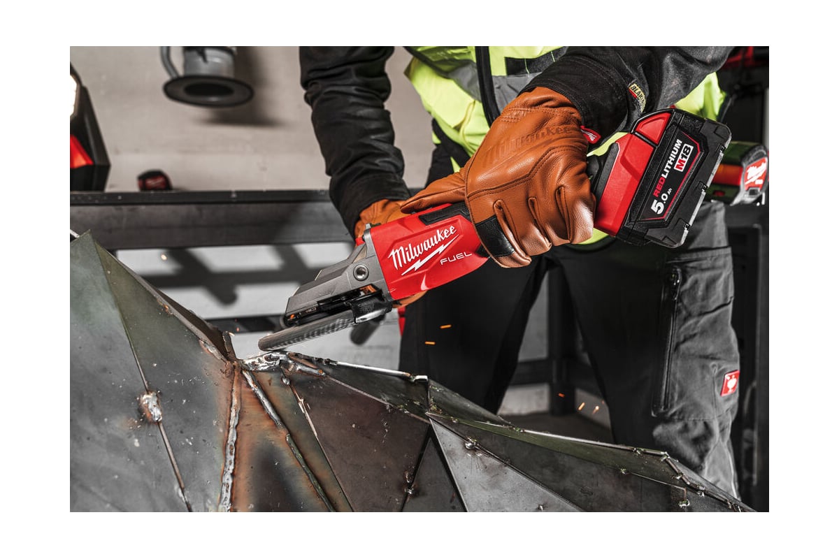 Аккумуляторная угловая шлифмашина с плоским редуктором Milwaukee M18 ...