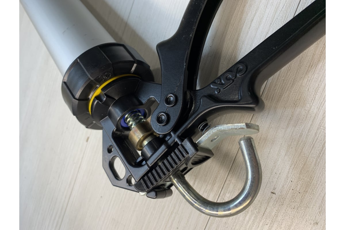 Механический пистолет для картриджей и саше COX Powerflow combi 600 ml ...