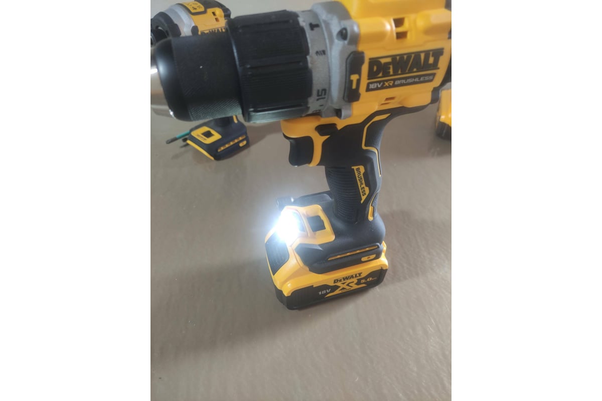 Аккумуляторная дрель-шуруповерт Dewalt DCD 805 NT без АКБ и ЗУ DCD805NT ...