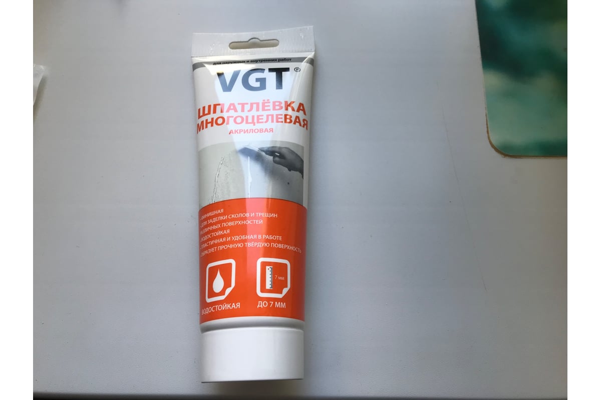 Многоцелевая акриловая шпаклевка для наружных и внутренних работ VGT 0. ...
