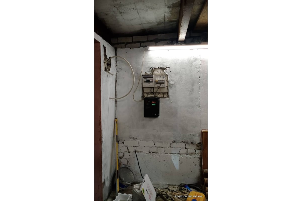 Стабилизатор напряжения настенный ЭРА СННТ-5000-Ц Б0020170 - выгодная ...