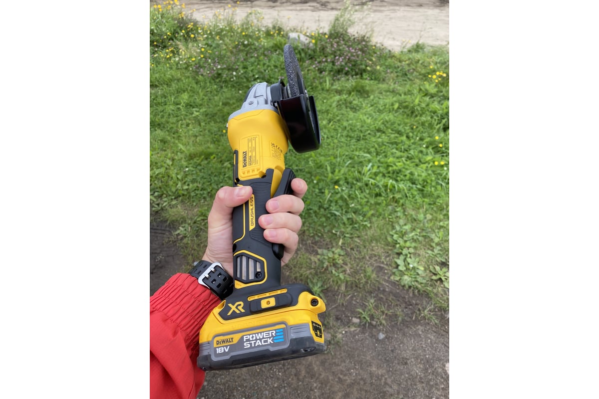 Бесщеточная угловая шлифмашина DEWALT 18 В XR DCG406N - выгодная цена ...