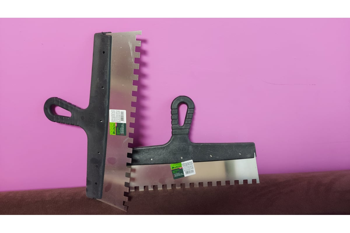 Шпатель из нержавеющей стали, 350 мм зуб 10х10 мм пластмассовая ручка ...